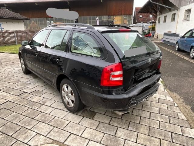 2005 Skoda Octavia Combi 1.6 FSI 115 Elegance - Szwajcarska Dolina