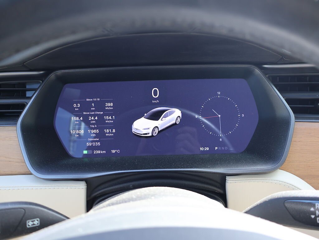 2020 Tesla Model S Performance - Szwajcarska Dolina